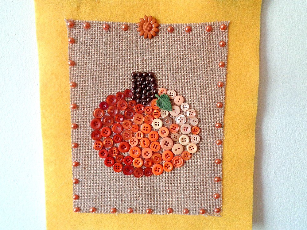 How To Make A DIY Button Pumpkin Wall Hanging